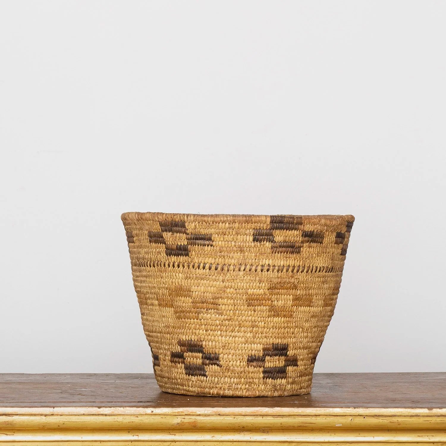 Apache Wide Brim Basket